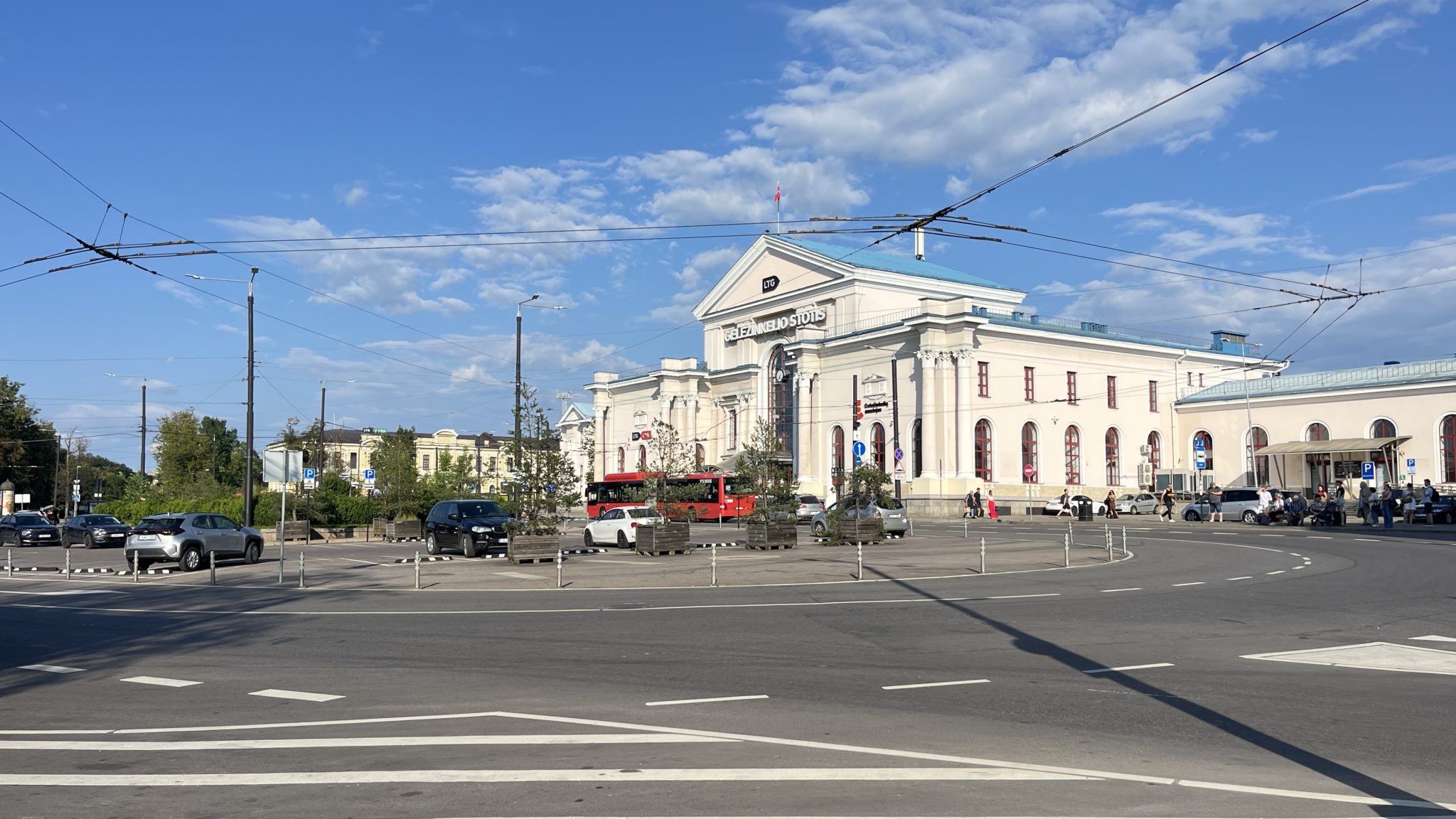 【ヨーロッパ女一人旅】vol.24 リトアニア・ヴィリニュス｜ヴィリニュス駅を歩く──荷物預かりから市内バスまで徹底解説 - Solori.